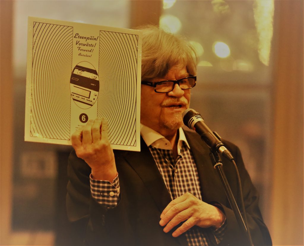 "Juho Juntunen lähetti demon ja se oli vähintäänkin erikoista ...