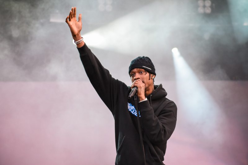 Kahdeksan kuollut ja satoja loukkaantunut räppäri Travis Scottin ...