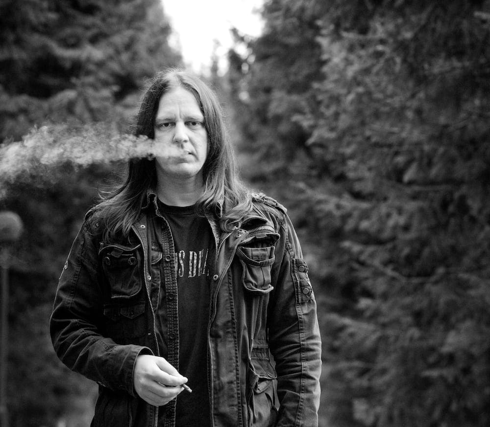 Tarina elämän arpeuttamista miehistä – Sentencedin Sami Lopakan toinen ...