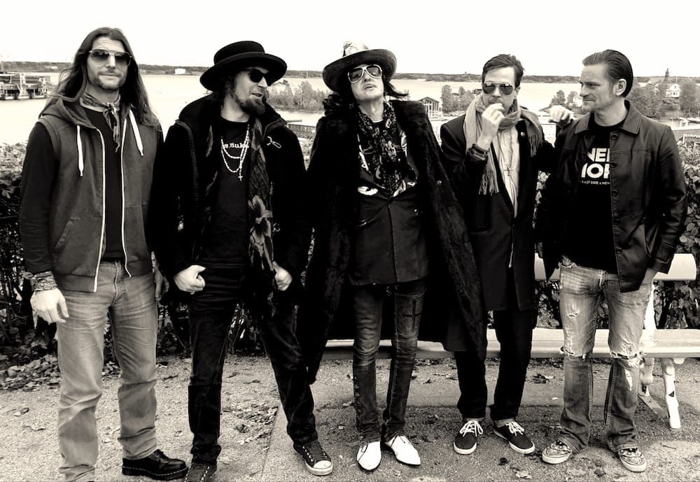 Andy McCoy iskee jälleen – ensinäytössä upouusi musiikkivideo, ja ...