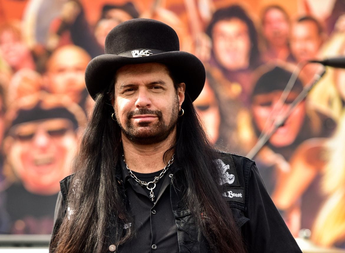 Alkuperäinen Anthrax-laulaja teki oman versionsa Nine Inch Nails ...