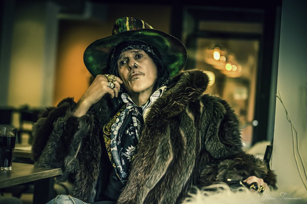 Miten lähtee Andy McCoylta Iggy Popin ja David Bowien bravuuribiisi ...