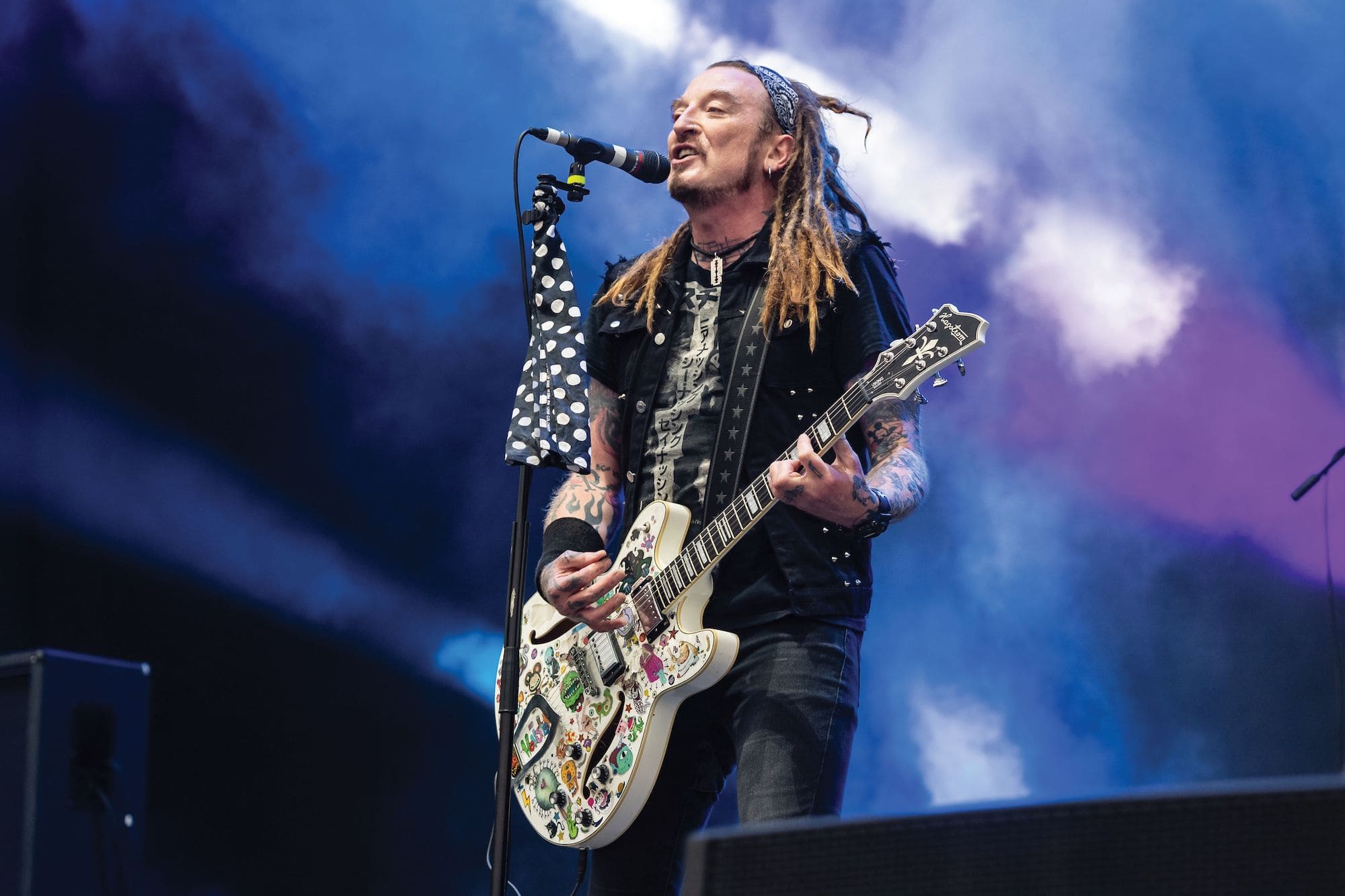 Ginger Wildheart julkaisi levyllisen punkrockin räimettä – albumi on ...