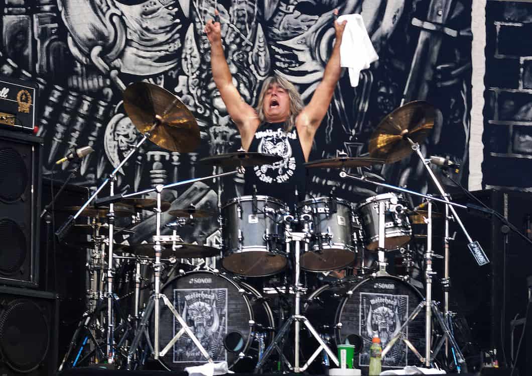 Mikkey Dee nakutteli menemään Motörhead-klassikoita kotikaupungissaan ...