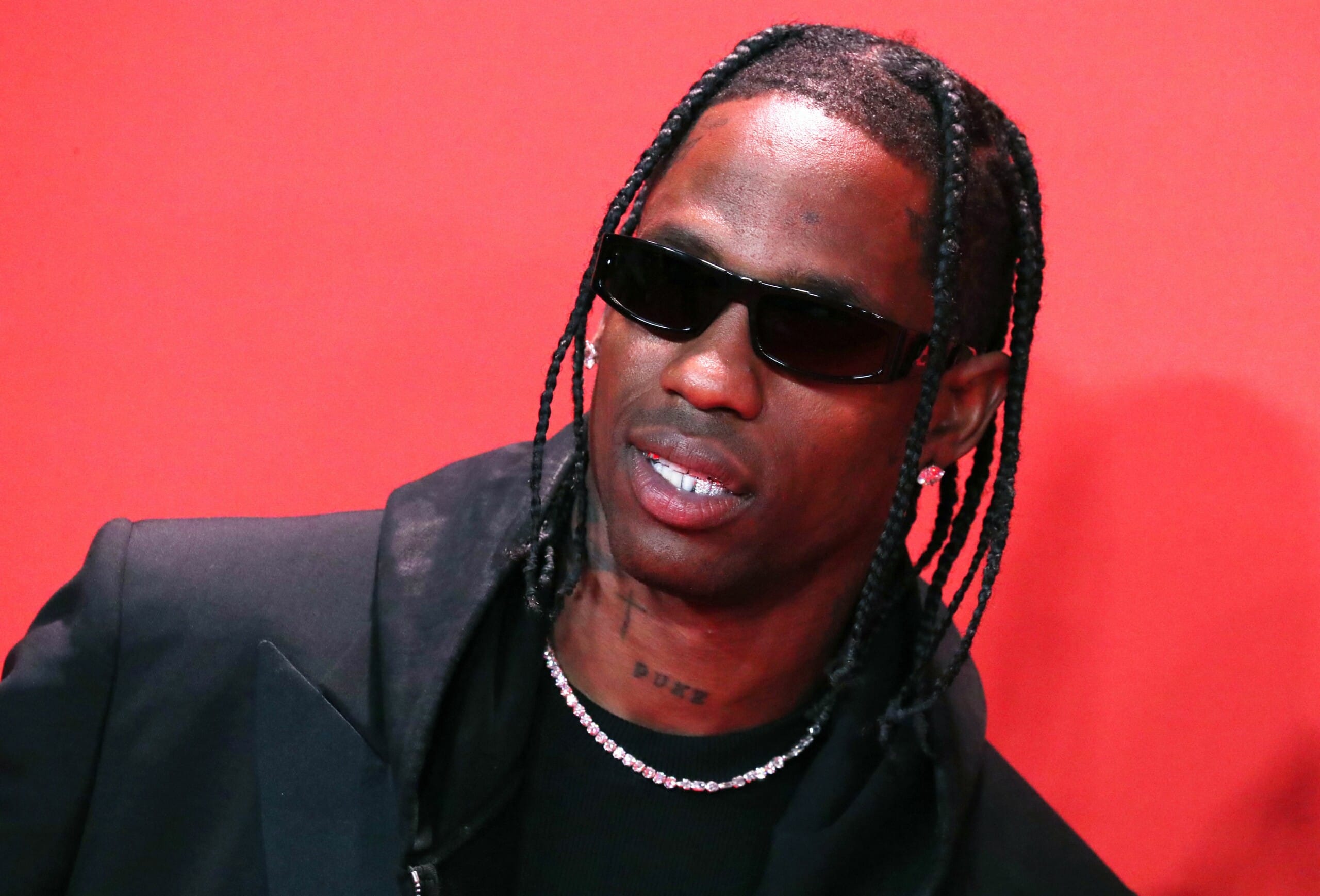 Räppäri Travis Scott ei saa rikossyytteitä kuolonuhreja vaatineesta ...