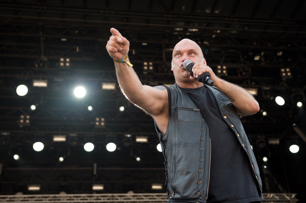 Kukas se siellä fiilistelee? Bruce Dickinsonin aikoinaan Iron ...