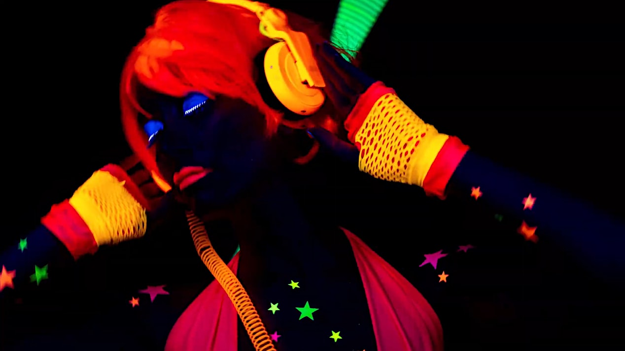 Ensinäyttö: Maritta Kuula muistelee romanttista 1980-lukua ja ...