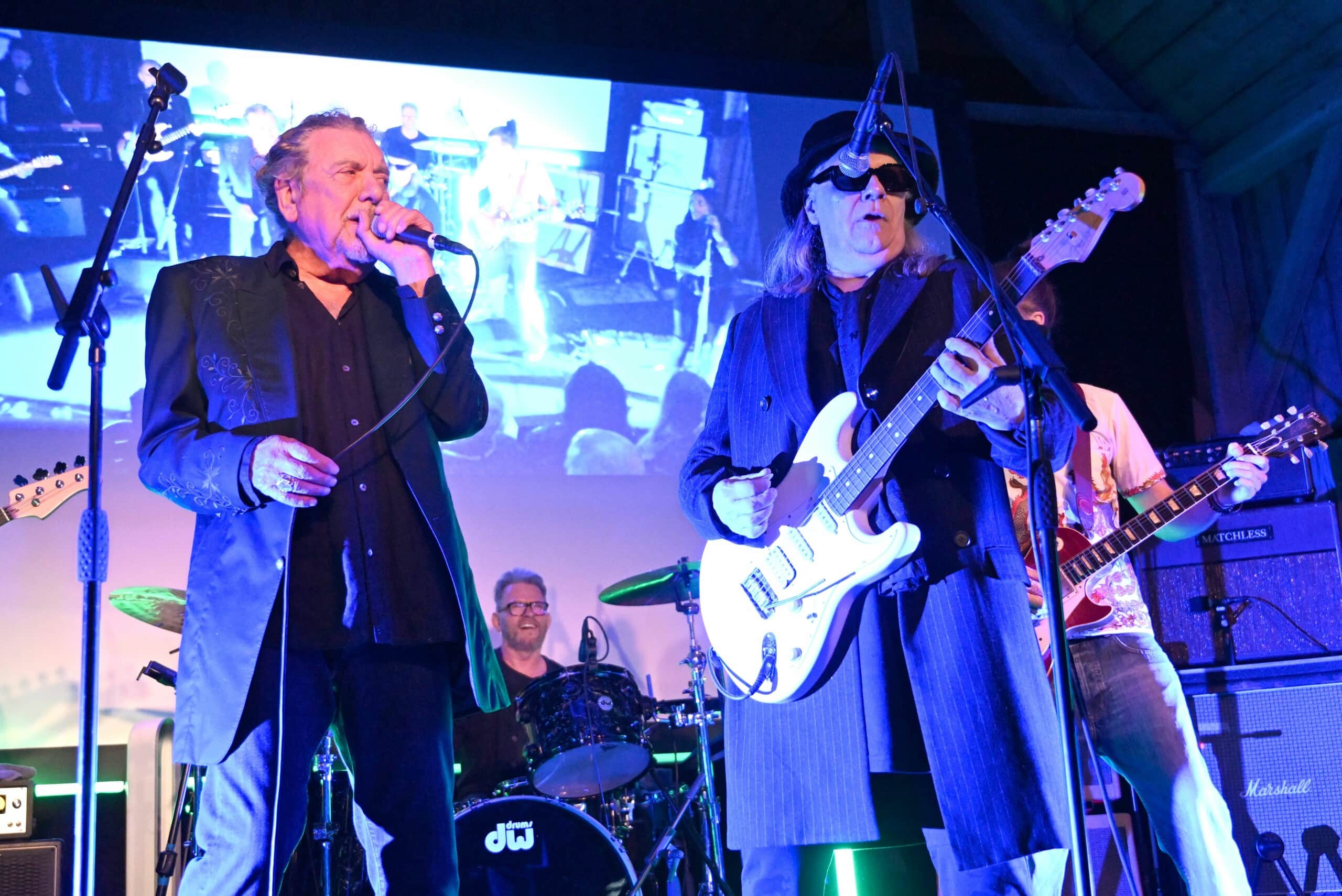 Robert Plant esitti Led Zeppelin -klassikon 16 vuoden tauon jälkeen ...