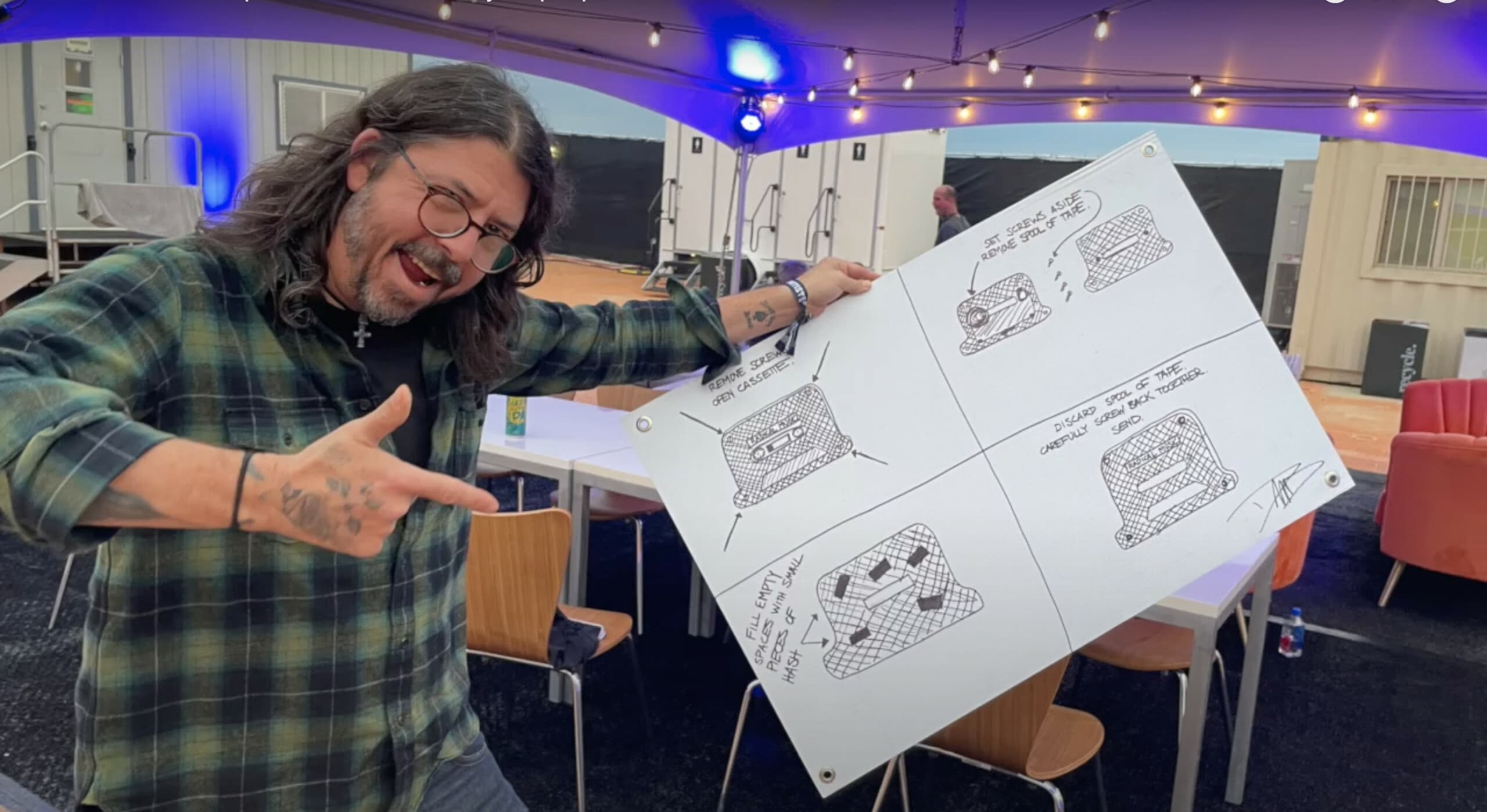 Dave Grohl keräsi rahaa hyväntekeväisyyteen vinkkaamalla, miten ...