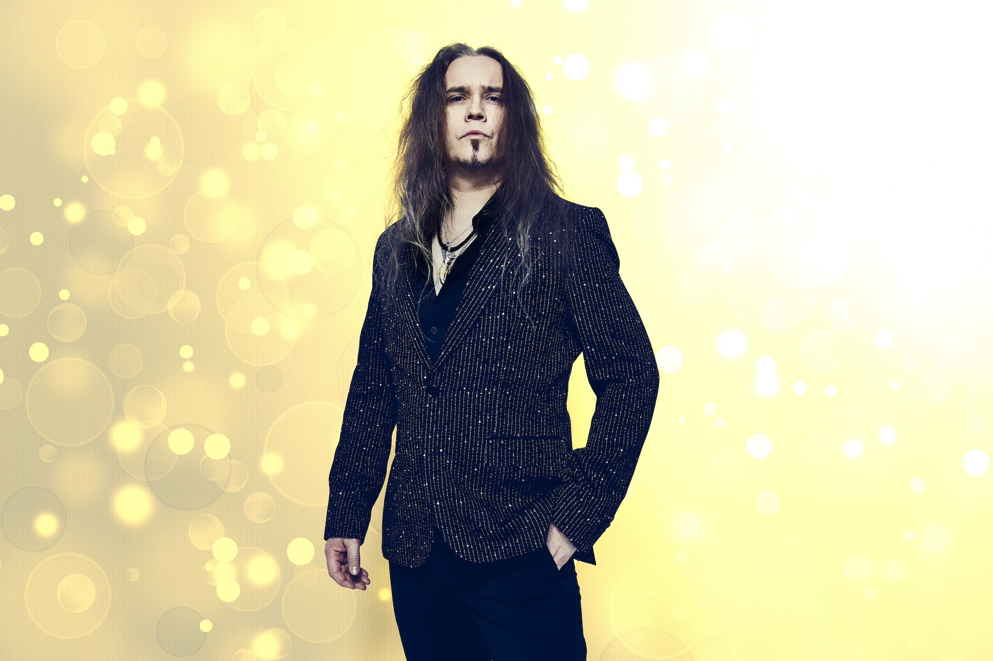 Jarkko Ahola akustiselle konserttisalikiertueelle – ohjelmassa yhdeksän ...
