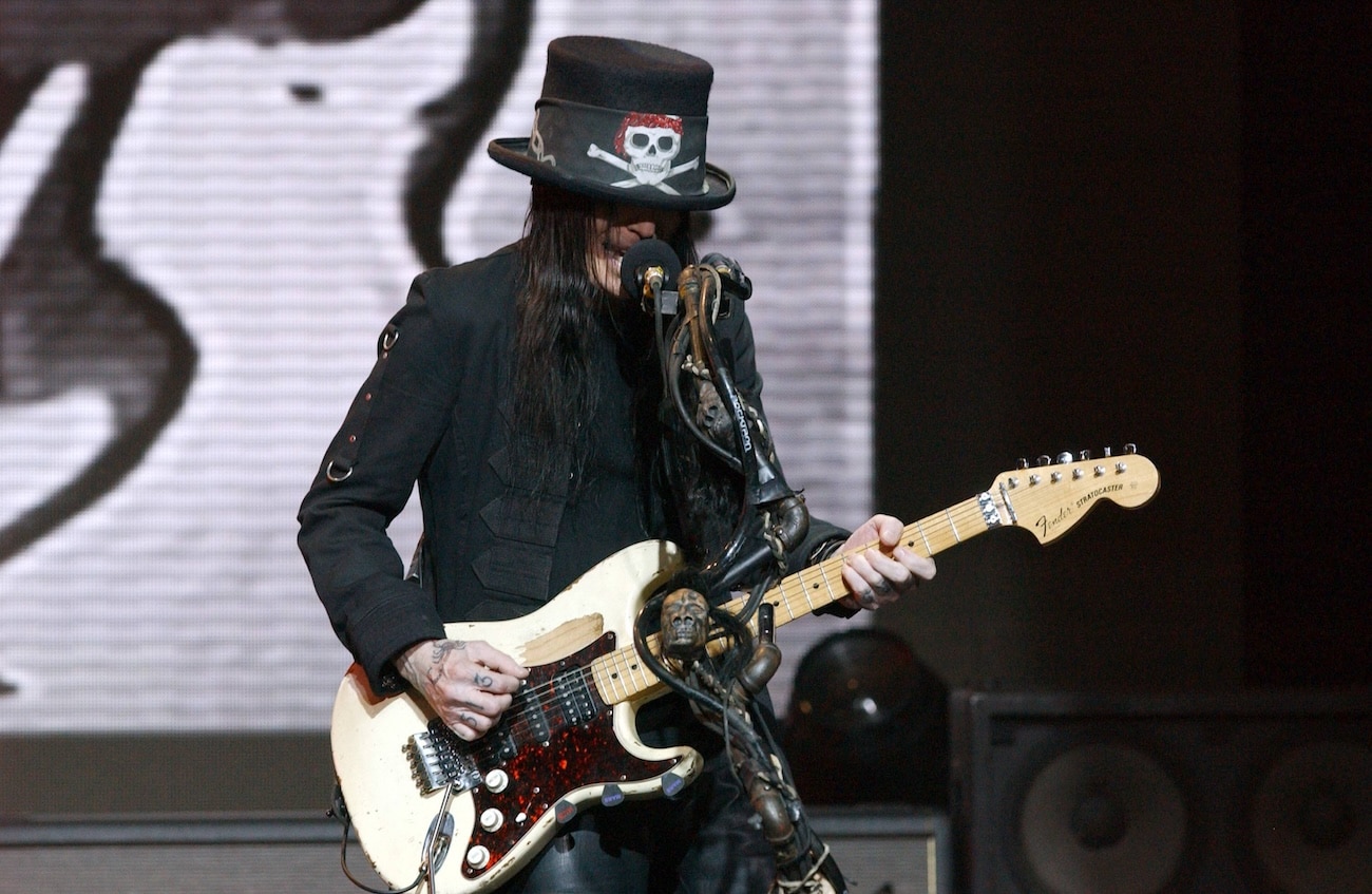 Mick Mars esittelee tulevaa sooloalbumiaan uudella singellä - linja ...