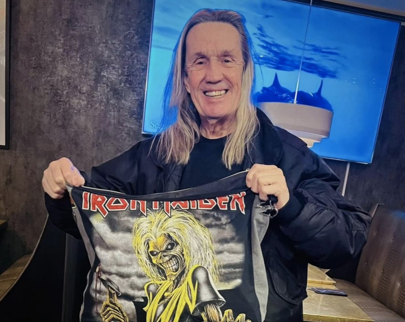 Suomalaistekijältä tilattiin Iron Maiden -teemaisia laukkuja Lontooseen ...