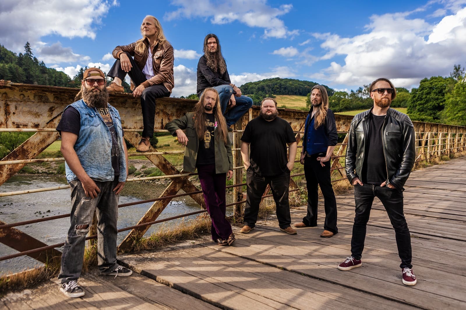 The Grammers työsti levyn legendaarisessa Rockfield-studiossa - Ensinäytössä reissussa kuvattu ...