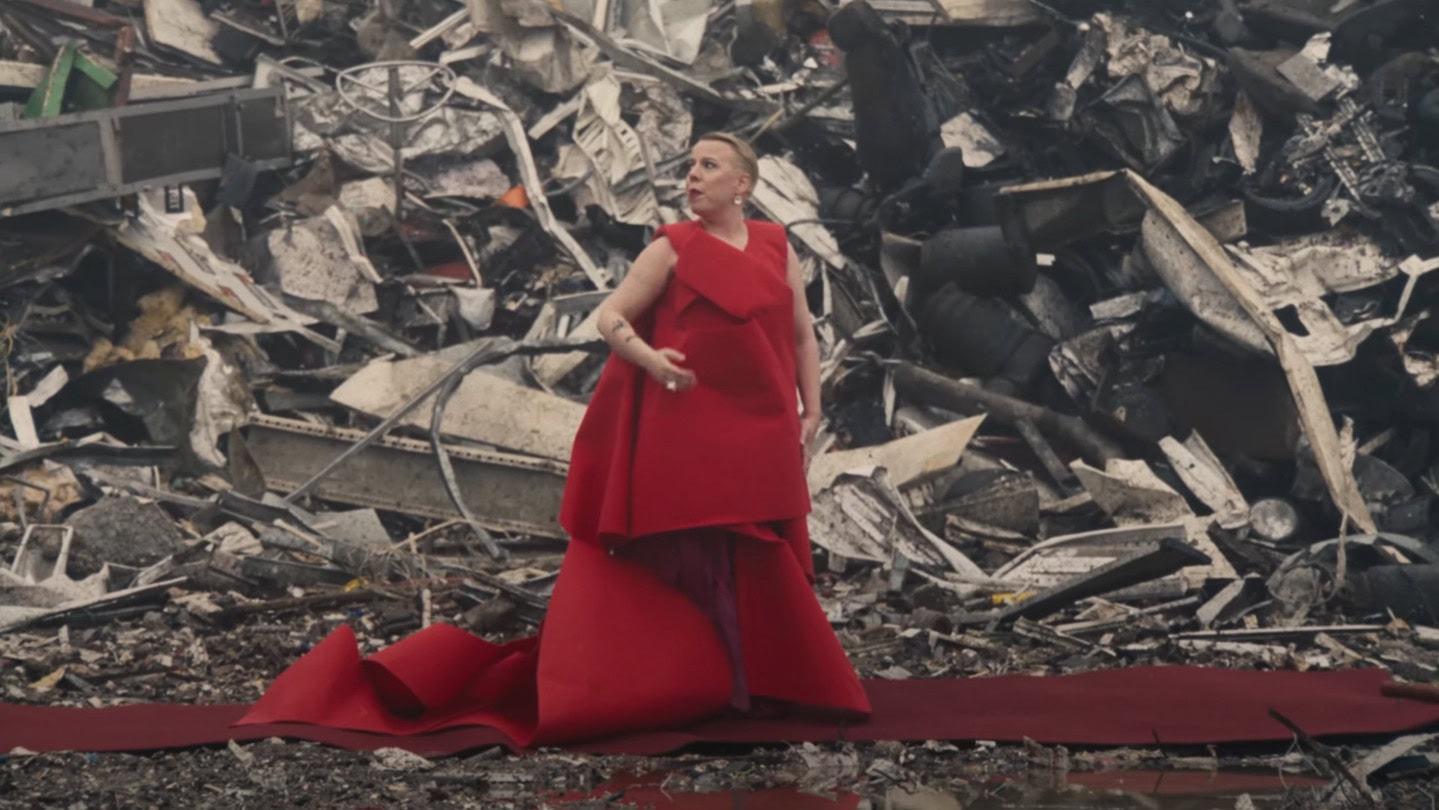 Aili Järvelä julkaisi Paula Vesalan ohjaaman Elegia-videon - Kappale on ...