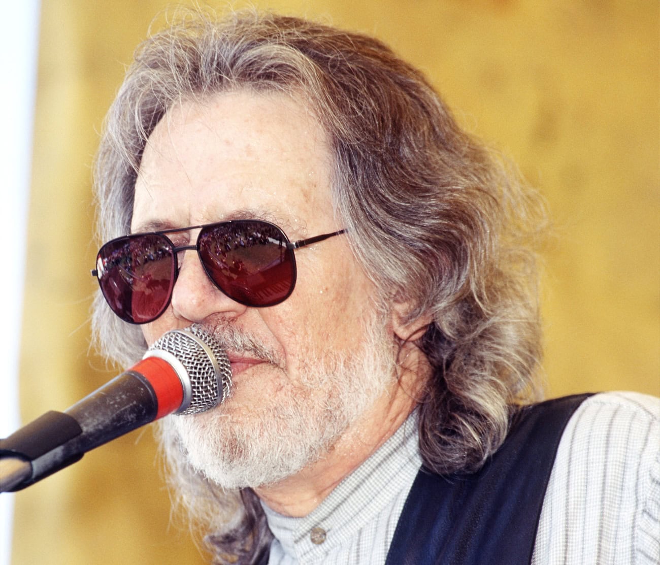 In-A-Gadda-Da-Vidasta tutun Iron Butterflyn laulaja Doug Ingle on ...