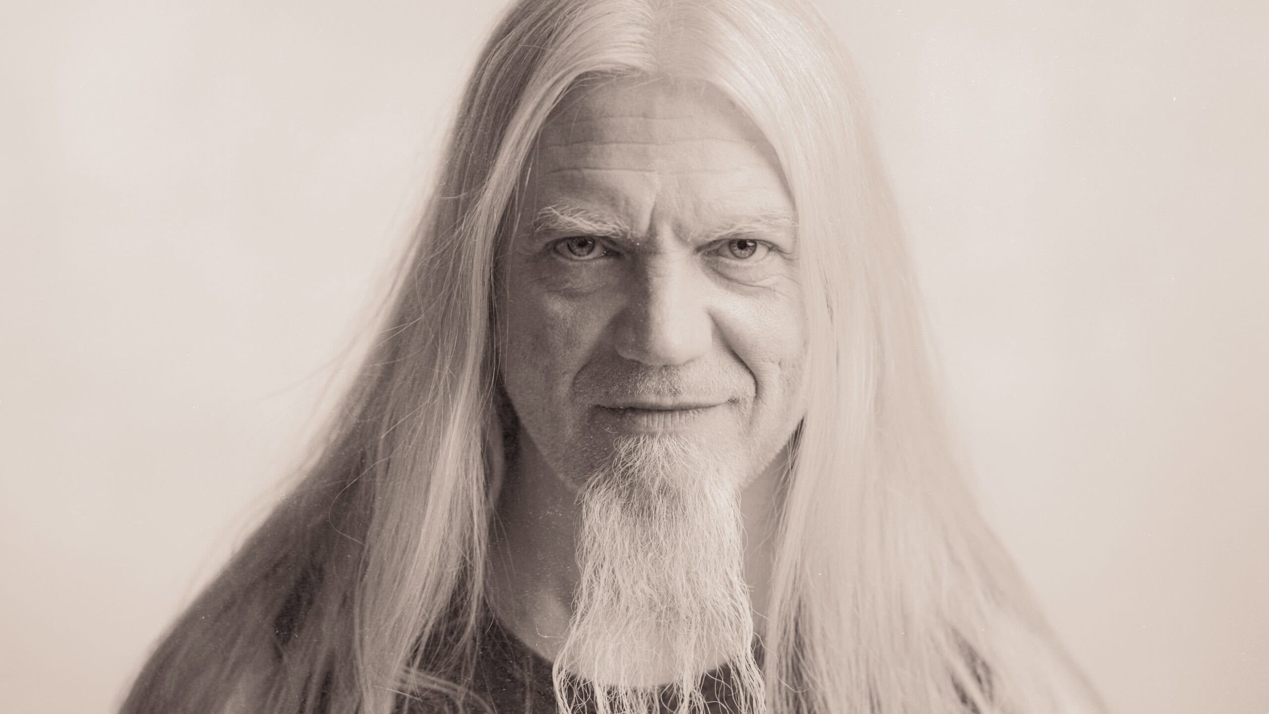 Marko Hietala listaa elämänsä 10 tärkeää biisiä – mukana tarina ...