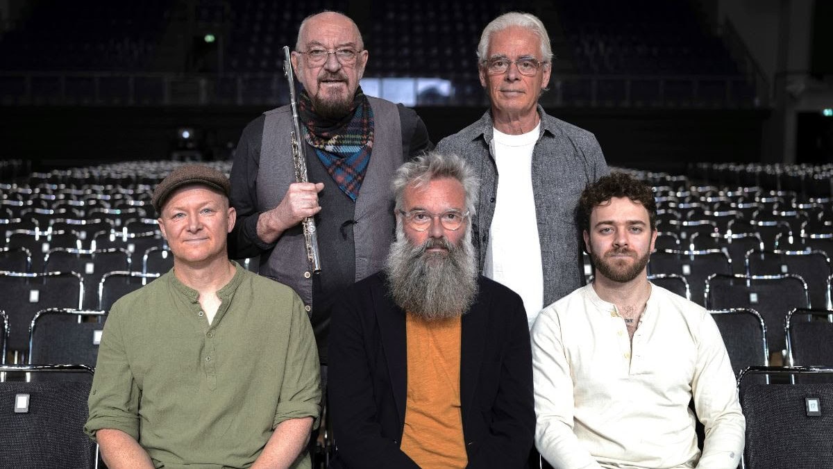 Ian Anderson jaksaa painaa - uusi Jethro Tull -levy tulossa, tässä ...