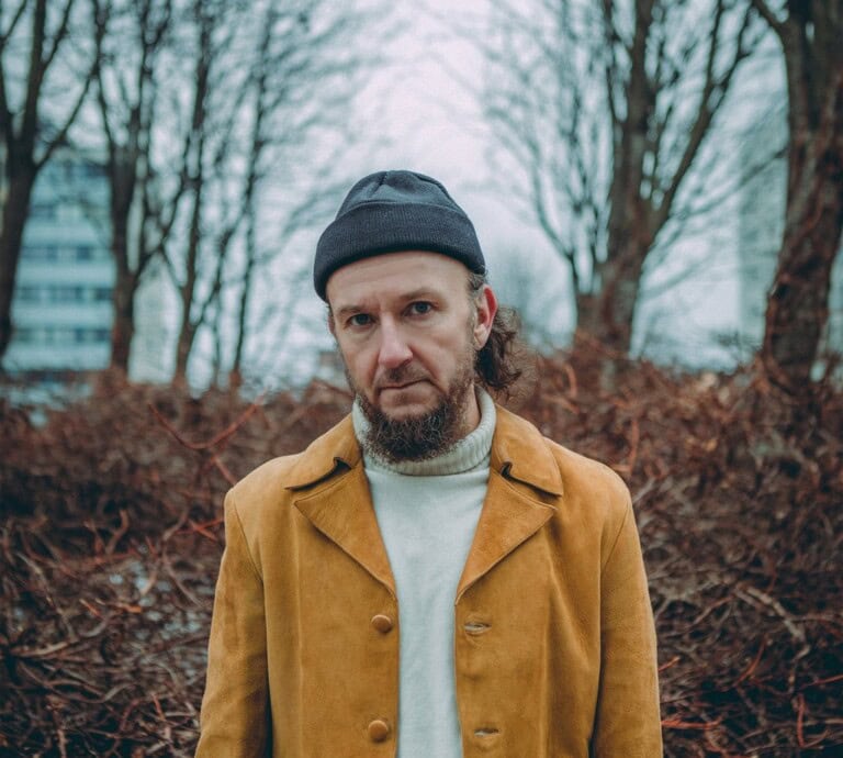 Samuli Putro laulaa uudella biisillä haikeasta hetkestä, joka tulee ...