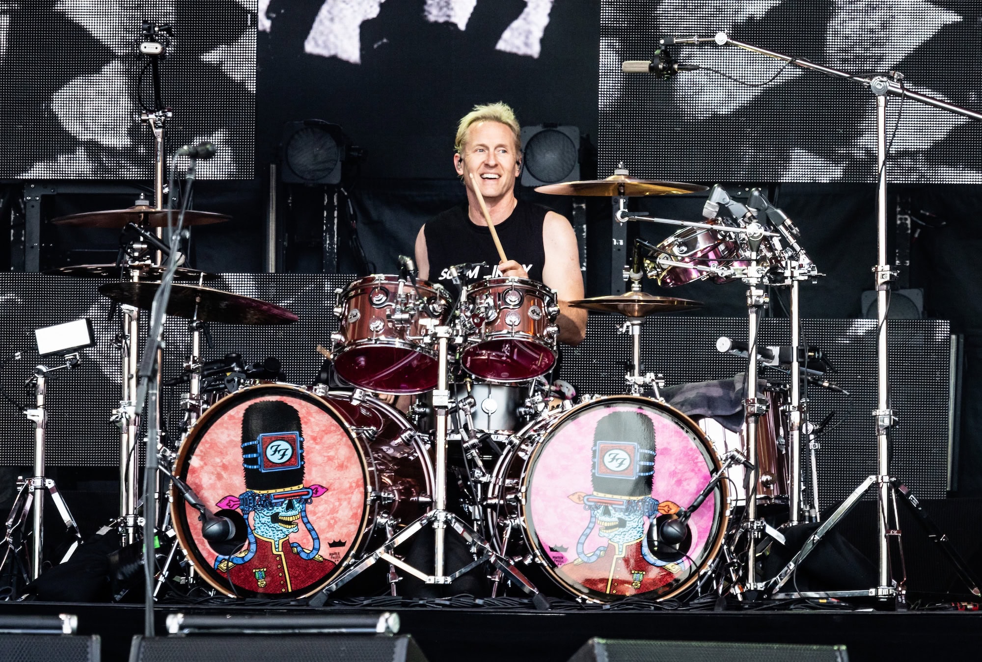 Foo Fightersista erotettu Josh Freese listaa 10 mahdollista syytä sille ...