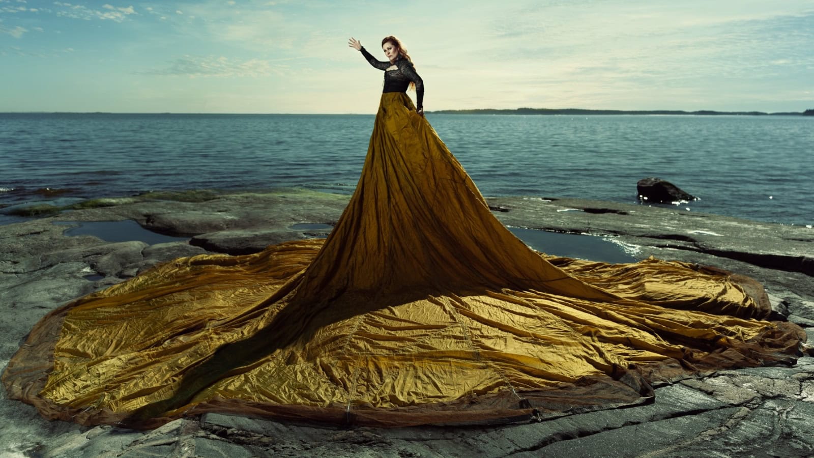 Henna Uoti julkaisi yhteistyössä Céline Dionille hittejä tehneen ...