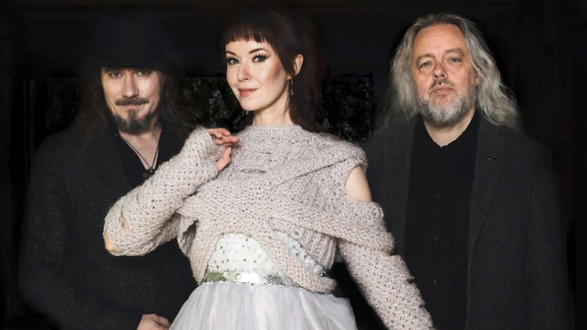 Auri vie mielikuvitusmatkalle lapsuuden museoon - Uutta musiikkia videoineen julki - Soundi.fi