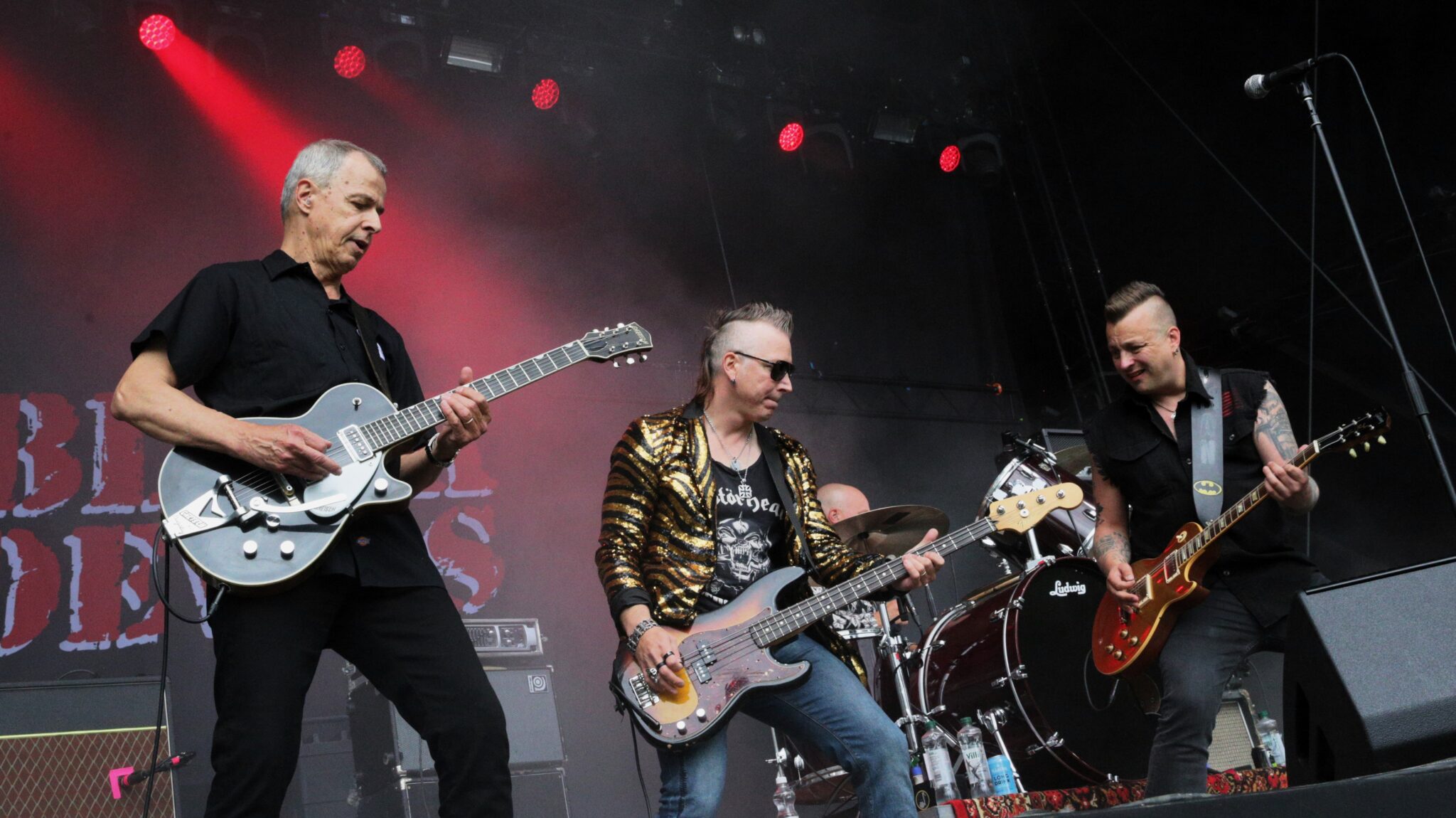 Kauan eläköön Hurriganes! Black Devils, Ile Kallio ja Janne Louhivuori tekevät pitkän ...