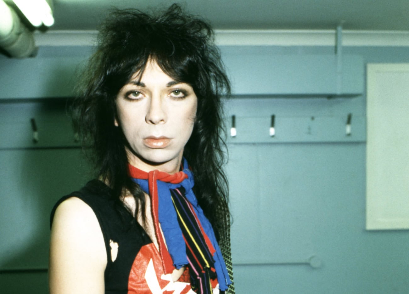 Fanit valittivat ex-Kiss-kitaristin uutuussinglen suolaisesta hinnasta ...